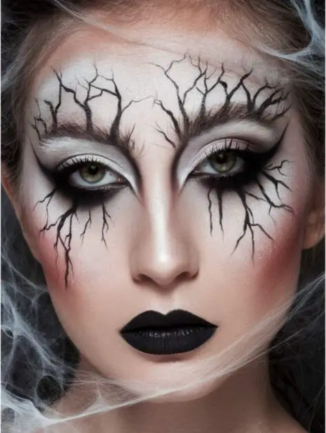 18 Bold Halloween Eye Looks To Make Your Eyes Stand Out